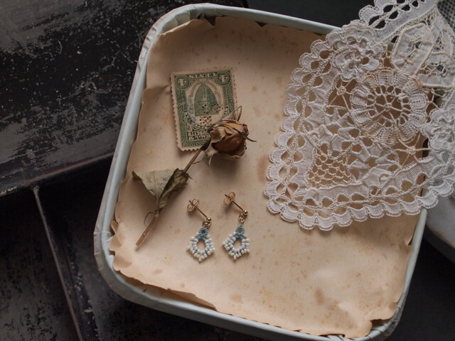 タティングレース 14kgf beauty (blue × white beads) 受注制作 | iichi 日々の暮らしを心地よくするハンドメイドやアンティークのマーケットプレイス