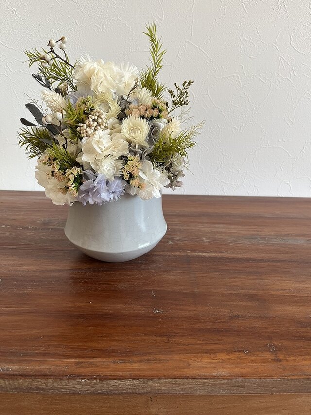 daisy blue / デイジーブルー ポットアレンジⓁswan | iichi 日々の暮らしを心地よくするハンドメイドやアンティークのマーケットプレイス