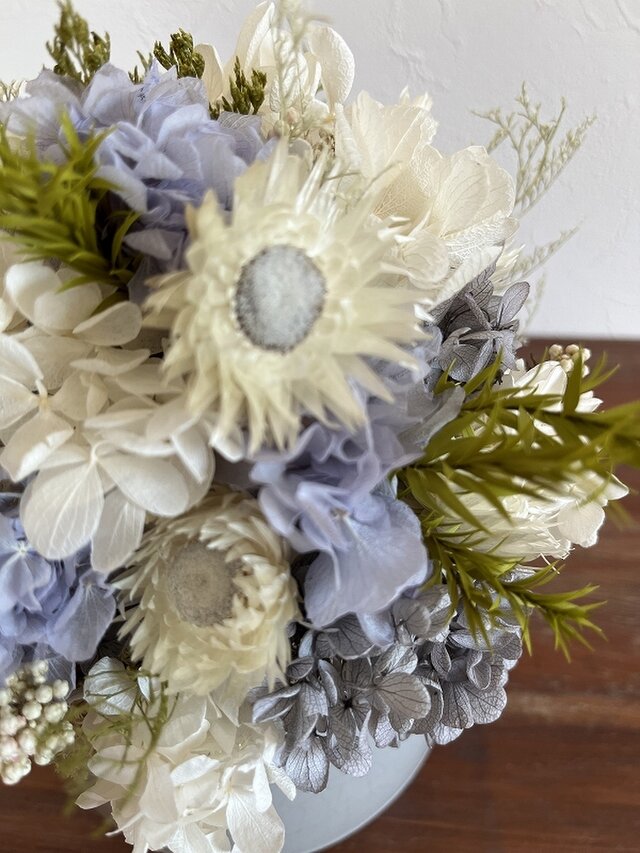 daisy blue / デイジーブルー ポットアレンジⓁ | iichi 日々の暮らしを心地よくするハンドメイドやアンティークのマーケットプレイス