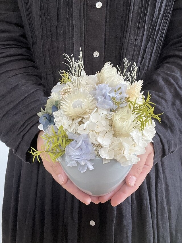 daisy blue / デイジーブルー ポットアレンジⓂ | iichi 日々の暮らしを心地よくするハンドメイドやアンティークのマーケットプレイス