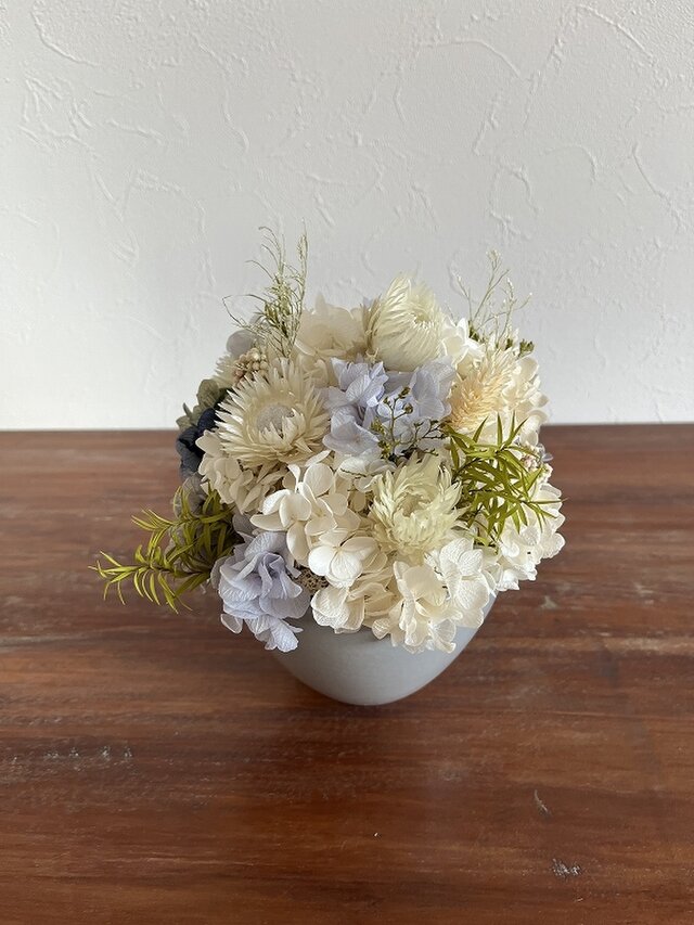 daisy blue / デイジーブルー ポットアレンジⓂ | iichi 日々の暮らしを心地よくするハンドメイドやアンティークのマーケットプレイス