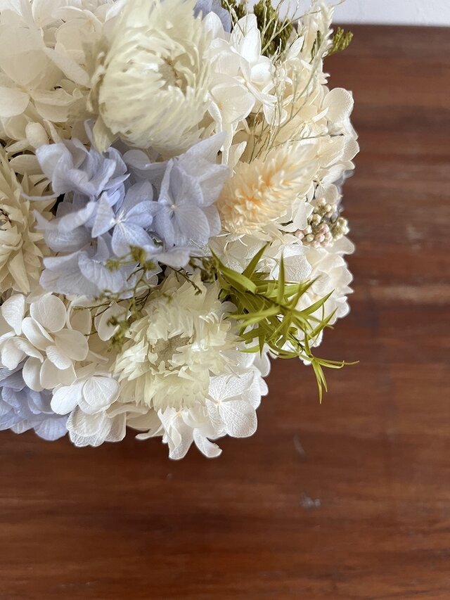 daisy blue / デイジーブルー ポットアレンジⓂ | iichi 日々の暮らしを心地よくするハンドメイドやアンティークのマーケットプレイス