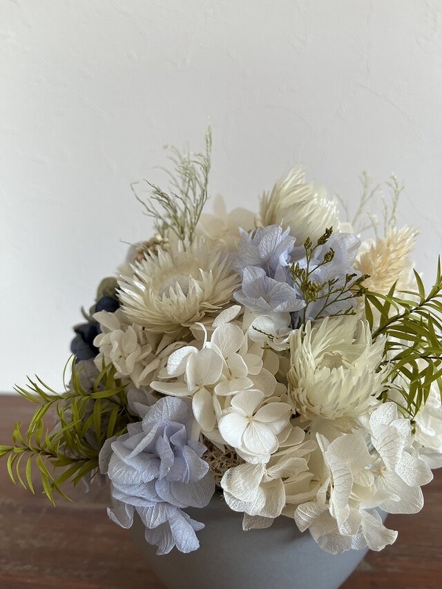 daisy blue / デイジーブルー ポットアレンジⓂ | iichi 日々の暮らしを心地よくするハンドメイドやアンティークのマーケットプレイス