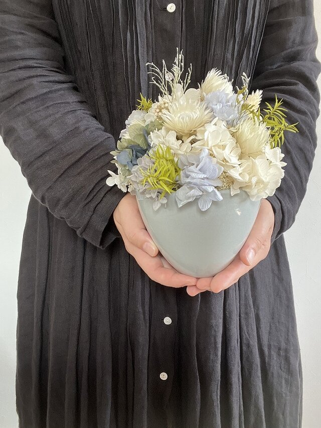 daisy blue / デイジーブルー ポットアレンジⓂ | iichi 日々の暮らしを心地よくするハンドメイドやアンティークのマーケットプレイス