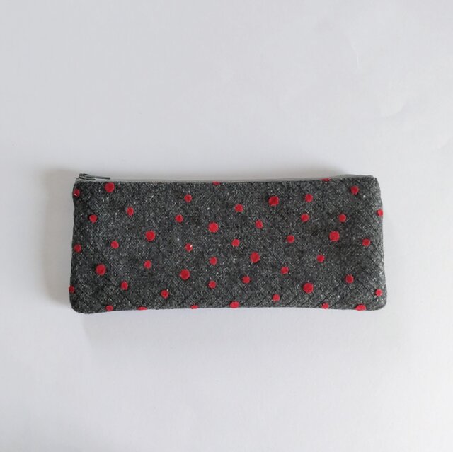 日用品店（布）チュール のポーチ 21cm×9cm ／ 赤（グレー） | iichi 日々の暮らしを心地よくするハンドメイドやアンティークのマーケットプレイス