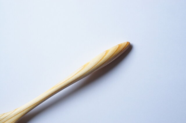 木のデザートスプーン（ひのき）A002-0 | iichi 日々の暮らしを心地よくするハンドメイドやアンティークのマーケットプレイス