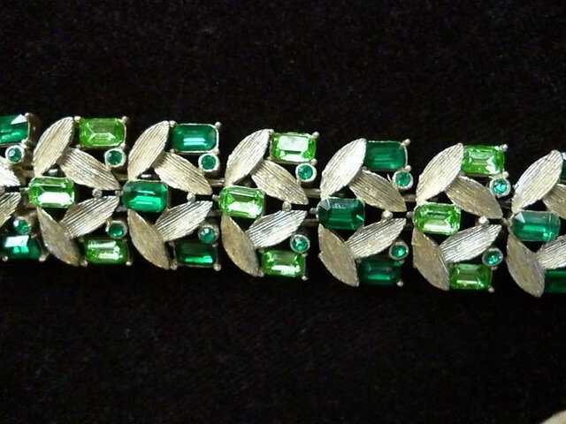 エメラルド＆ペリドットブレスレット | iichi 日々の暮らしを心地よくするハンドメイドやアンティークのマーケットプレイス