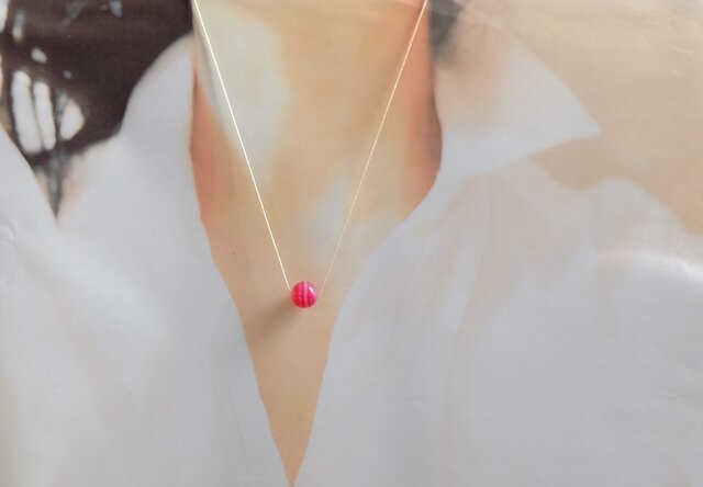 0【ピンクストライプアゲート】14kgf 肌にやさしい絹糸のネックレス | iichi 日々の暮らしを心地よくするハンドメイドやアンティークのマーケットプレイス