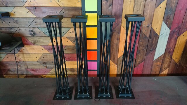 マットブラックでアイアンな丸棒鉄脚♪ 100×100×650mm ねじれ型 4脚ver. ダイニングテーブル | iichi 日々の暮らしを心地よくするハンドメイドやアンティークのマーケットプレイス