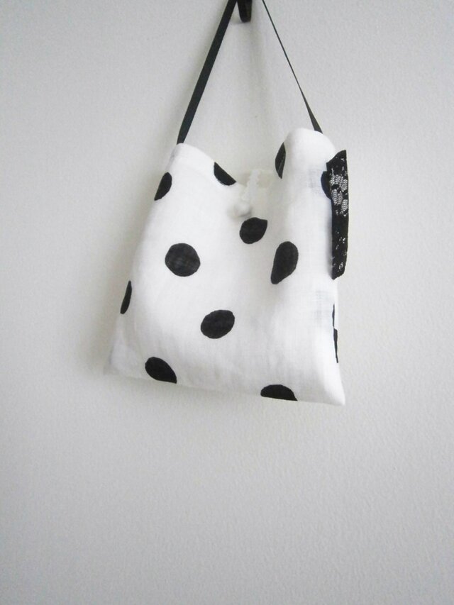 DotsLinen 小さなFlatPoach | iichi 日々の暮らしを心地よくするハンドメイドやアンティークのマーケットプレイス