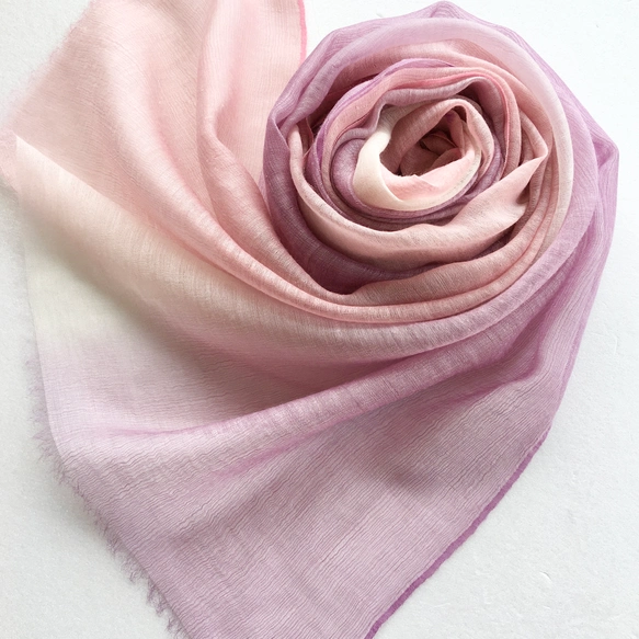 さらウール＊WOOLSILK＊長春色×京紫色＊手染ウールシルクストール | iichi 日々の暮らしを心地よくするハンドメイドやアンティークのマーケットプレイス