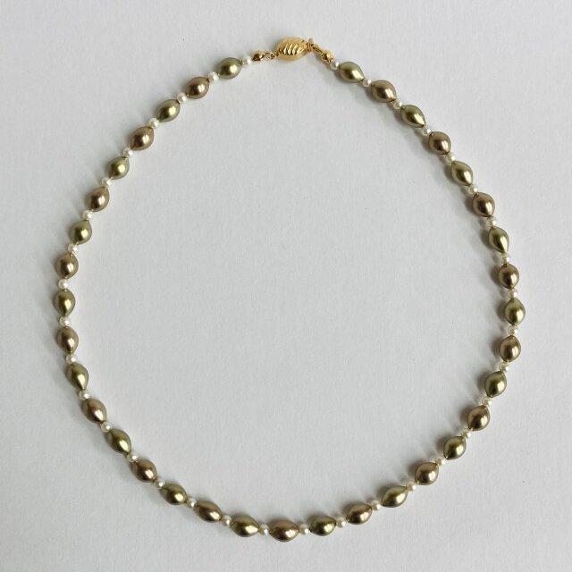 ガラスパールカラーmixネックレス/6x8mm約42cm/グリーンmix/G/made in japan | iichi 日々の暮らしを心地よくするハンドメイドやアンティークのマーケットプレイス