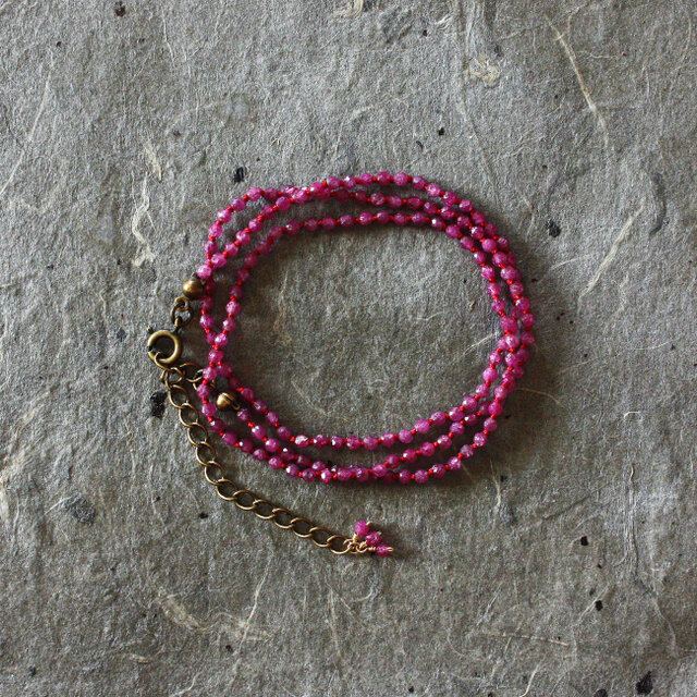 No. 105 ルビーのネックレス（2mm 47cm） | iichi 日々の暮らしを心地よくするハンドメイドやアンティークのマーケットプレイス