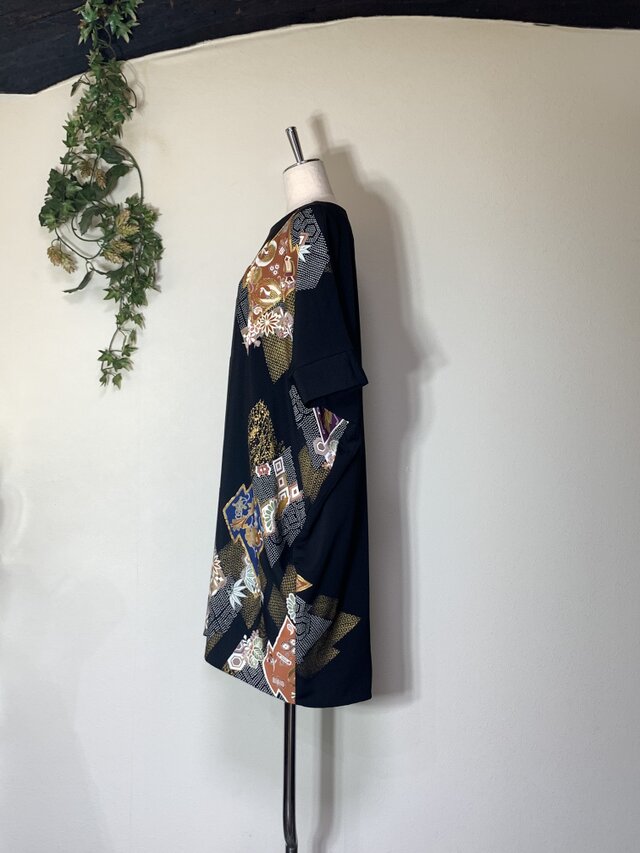 着物リメイク モモンガワンピース | iichi 日々の暮らしを心地よくするハンドメイドやアンティークのマーケットプレイス