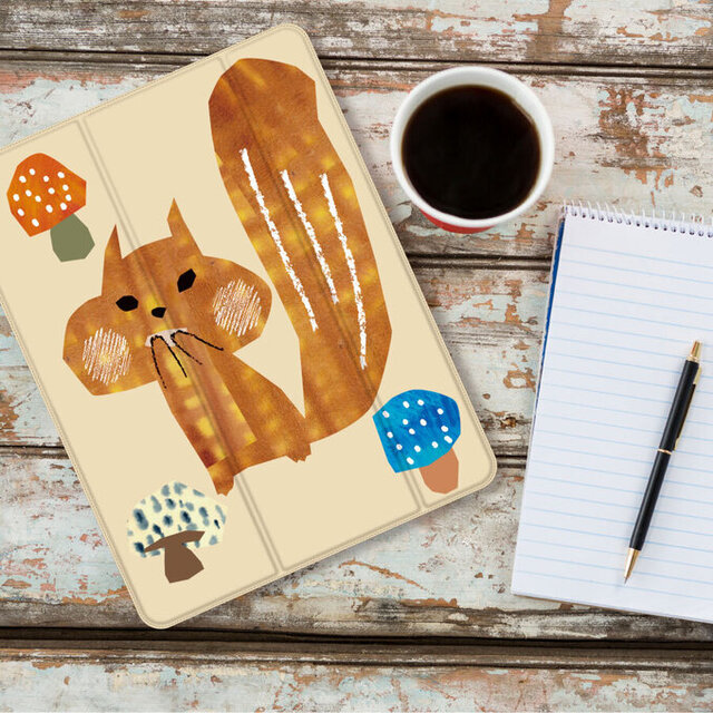 リス と キノコ iPad pro iPad air iPad mini 2 5 6 9 10 11 iPadケース | iichi 日々の暮らしを心地よくするハンドメイドやアンティークの ...