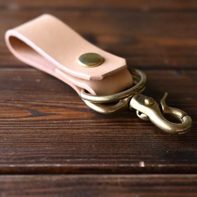 【Heavy Belt Loop ヌメ革生成り 真鍮カン】 | iichi 日々の暮らしを心地よくするハンドメイドやアンティークのマーケットプレイス