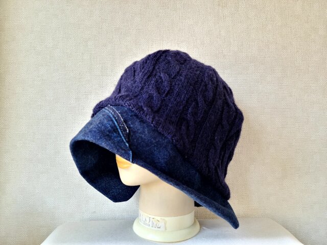 魅せる帽子☆【秋冬の新作】ふんわり♪ウールニットとデニムのクロッシュ～ネイビー | iichi 日々の暮らしを心地よくするハンドメイドやアンティークのマーケットプレイス
