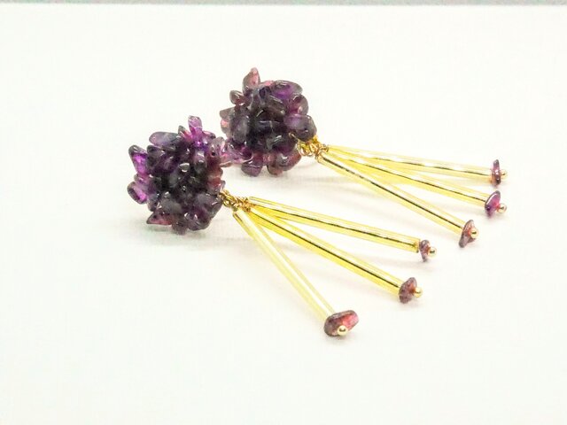 No.47 dahlia イヤリング | iichi 日々の暮らしを心地よくするハンドメイドやアンティークのマーケットプレイス