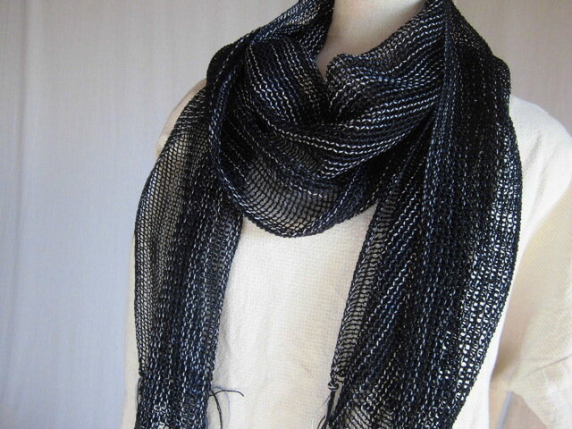 捩り織りシルクマフラー | iichi 日々の暮らしを心地よくするハンドメイドやアンティークのマーケットプレイス