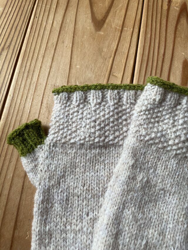 No.1293 カシミアミトンseashell | iichi 日々の暮らしを心地よくするハンドメイドやアンティークのマーケットプレイス