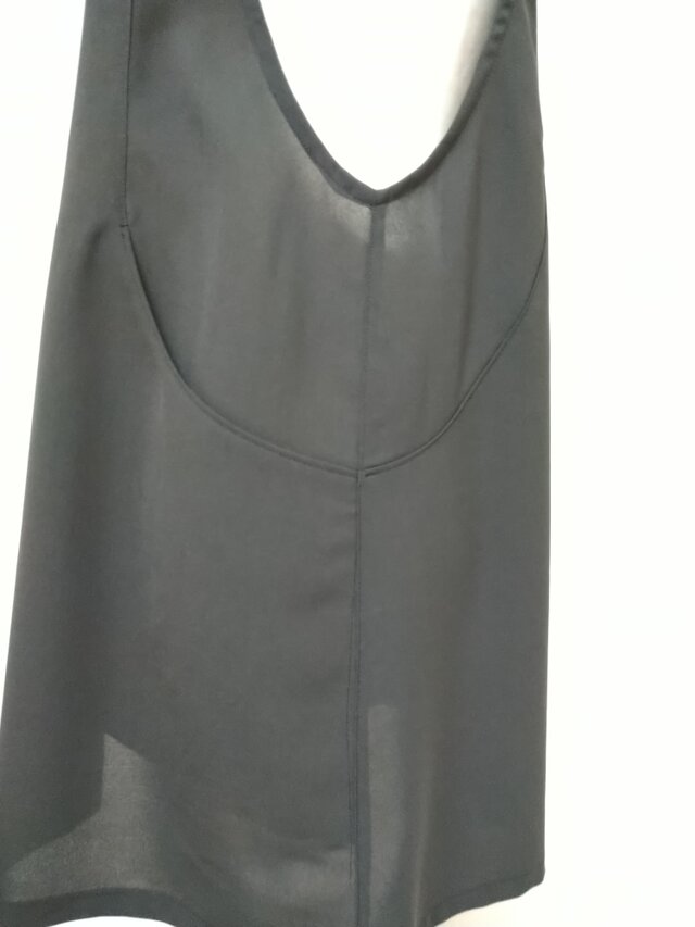 スッキリ大人ラインのジャンスカエプロン。CPS-158 | iichi 日々の暮らしを心地よくするハンドメイドやアンティークのマーケットプレイス