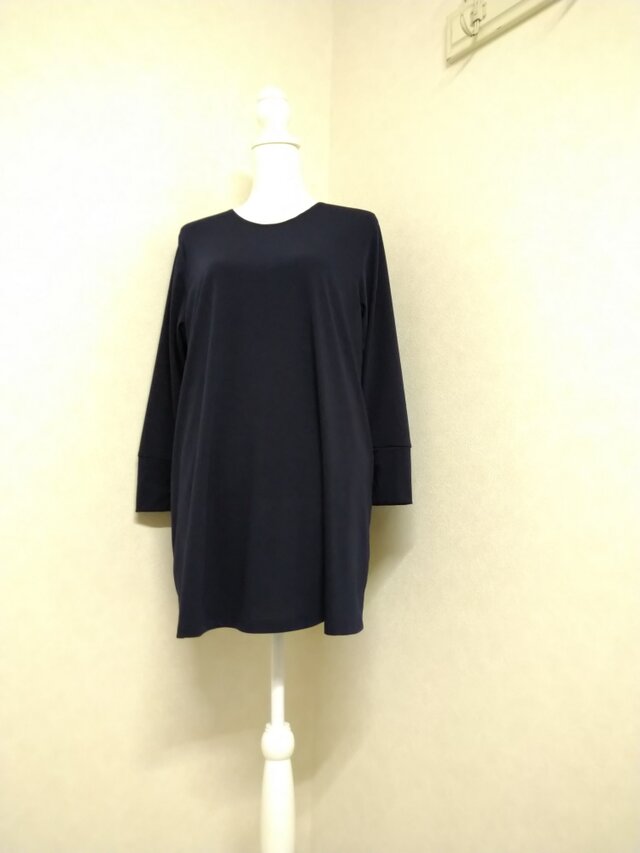 ネイビーニットのシンプルプルオーバー。NPO-162 | iichi 日々の暮らしを心地よくするハンドメイドやアンティークのマーケットプレイス