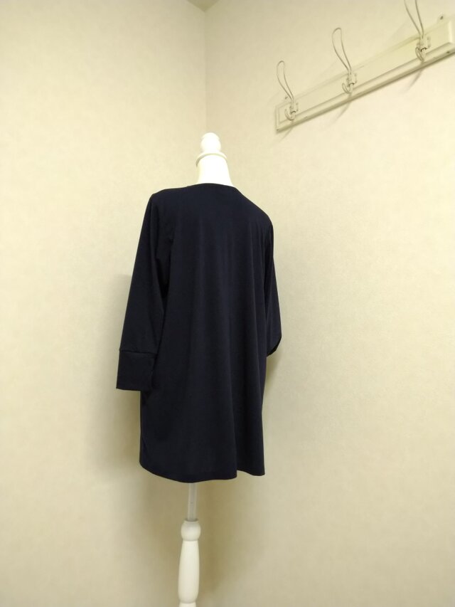 ネイビーニットのシンプルプルオーバー。NPO-162 | iichi 日々の暮らしを心地よくするハンドメイドやアンティークのマーケットプレイス