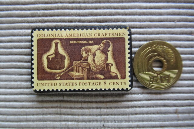 アメリカ クラフトマン切手ブローチ 8841 | iichi 日々の暮らしを心地よくするハンドメイドやアンティークのマーケットプレイス