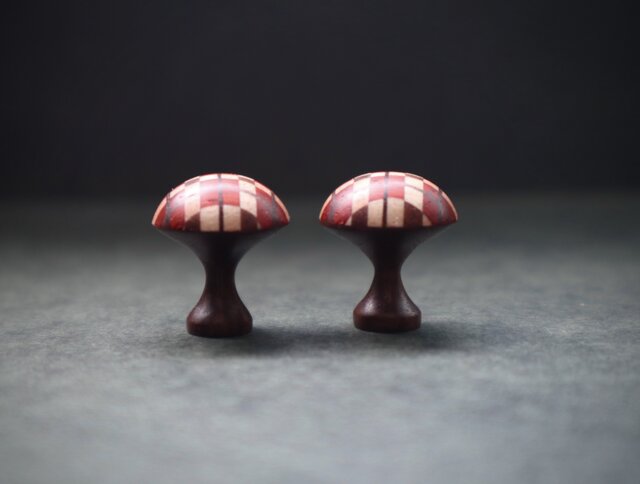 カフリンクス【mushroom】/タータンチェック | iichi 日々の暮らしを心地よくするハンドメイドやアンティークのマーケットプレイス