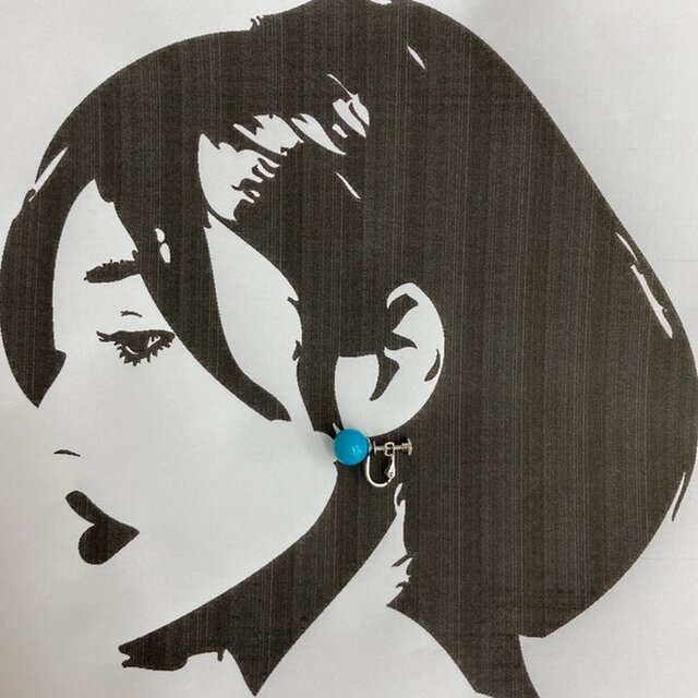 ガラスビーズイヤリング/9mm/ターコイズ塗装/made in japan | iichi 日々の暮らしを心地よくするハンドメイドやアンティークのマーケットプレイス