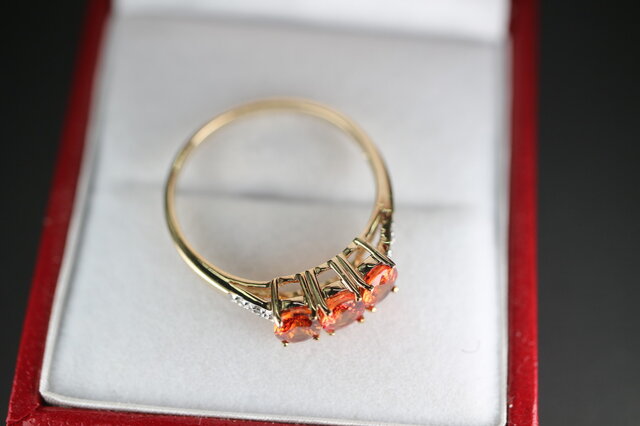 ゴールド 英国 ビンテージ オレンジ サファイア ヴィンテージ 指輪 リング 375 ジュエリー レディース J138 | iichi 日々の暮らしを心地よくするハンドメイドやアンティークの ...