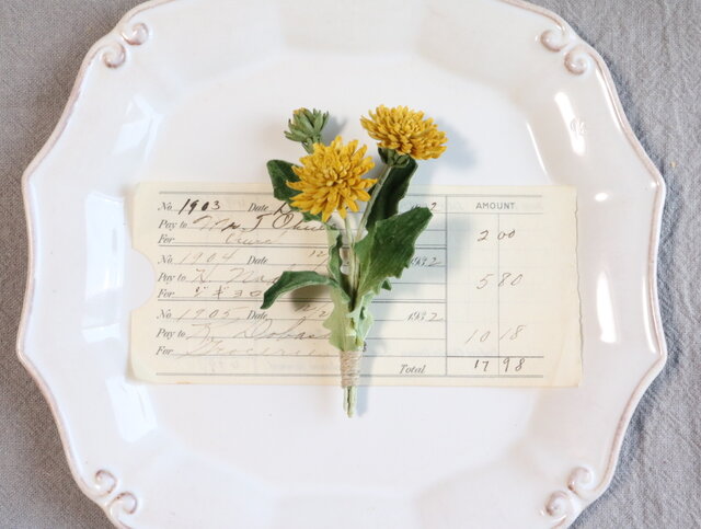 布花 金木犀のヘアコーム 978 | iichi 日々の暮らしを心地よくするハンドメイドやアンティークのマーケットプレイス