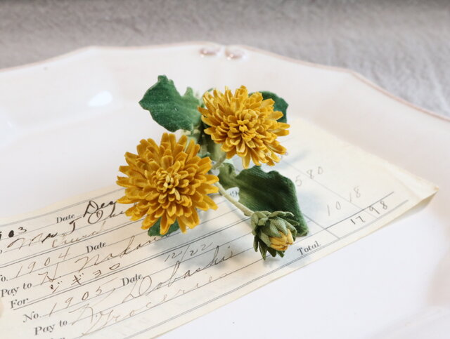 布花 金木犀のヘアコーム 978 | iichi 日々の暮らしを心地よくするハンドメイドやアンティークのマーケットプレイス