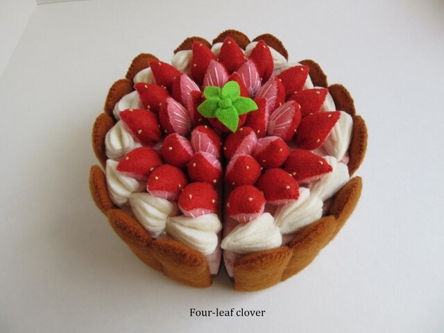 【お試し価格】5切いちごケーキ(ホール) | iichi 日々の暮らしを心地よくするハンドメイドやアンティークのマーケットプレイス