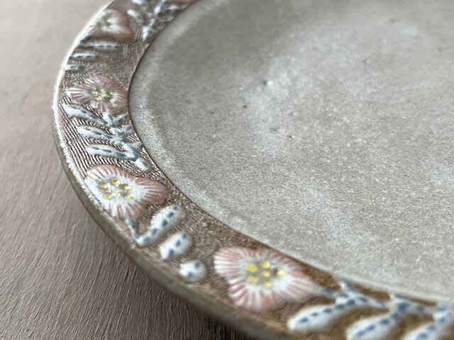 楕円皿 『Floral Pattern』 | iichi 日々の暮らしを心地よくするハンドメイドやアンティークのマーケットプレイス