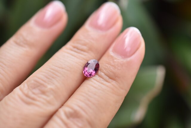 ラウンドカット★ロードライトガーネット s993 | iichi 日々の暮らしを心地よくするハンドメイドやアンティークのマーケットプレイス