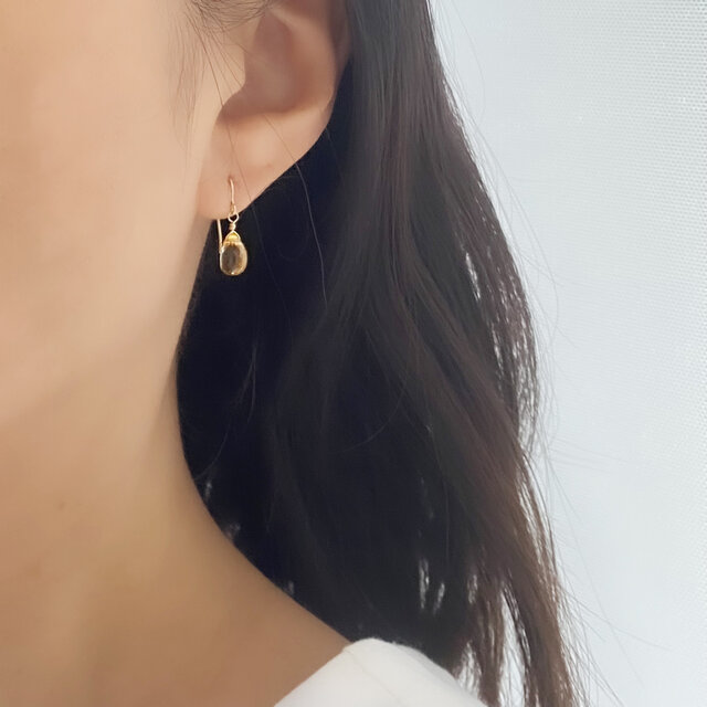 14Kgf 小さな シトリン はちみつ色のピアス/イヤリング 天然石 --Honey drops-- | iichi 日々の暮らしを心地よくするハンドメイドやアンティークのマーケットプレイス