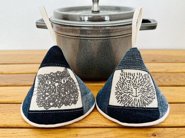 三角鍋つかみ★staub ストウブ ホーロー鍋★ミトン 鍋つかみ | iichi 日々の暮らしを心地よくするハンドメイドやアンティークのマーケットプレイス