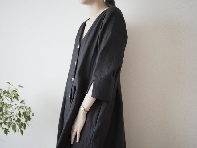 リネンV前開き袖スリット8分袖ワンピース No.279 | iichi 日々の暮らしを心地よくするハンドメイドやアンティークのマーケットプレイス