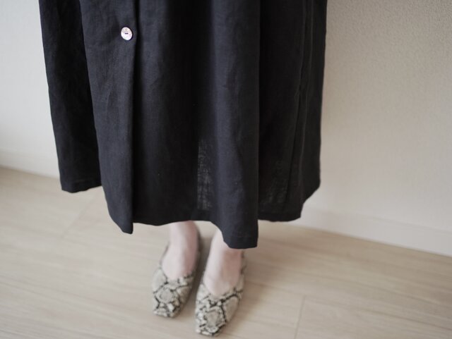 リネンV前開き袖スリット8分袖ワンピース No.279 | iichi 日々の暮らしを心地よくするハンドメイドやアンティークのマーケットプレイス