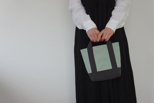 TOTE BAG -bicolor- (S) / purple × brown | iichi 日々の暮らしを心地よくするハンドメイドやアンティークのマーケットプレイス