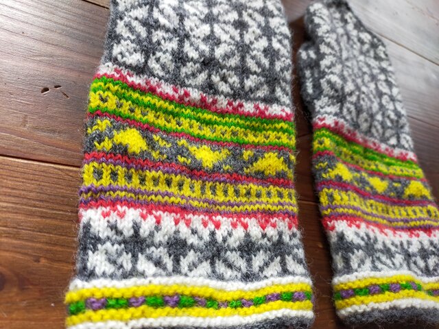 ＊ラトビアミトン＊ 格子柄 | iichi 日々の暮らしを心地よくするハンドメイドやアンティークのマーケットプレイス