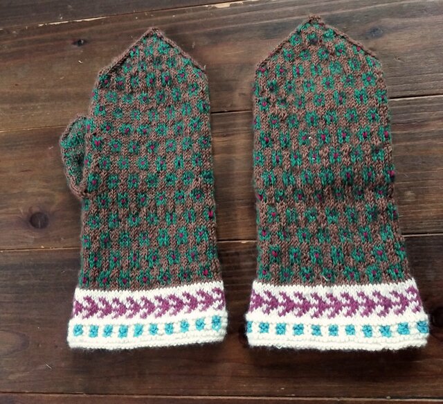 ＊ラトビアミトン＊ ブラウン | iichi 日々の暮らしを心地よくするハンドメイドやアンティークのマーケットプレイス