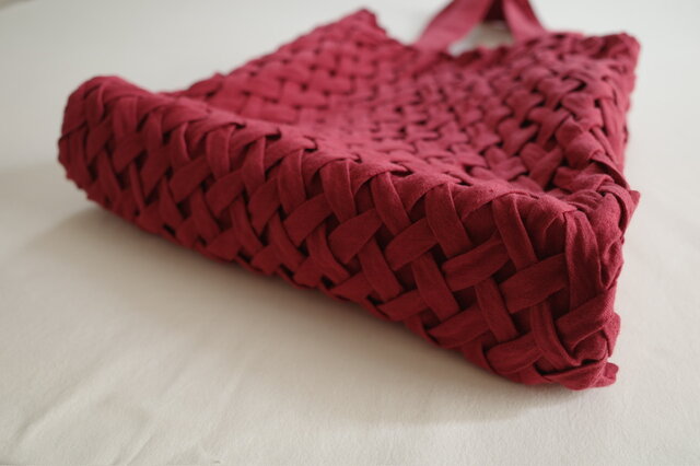 Lattice smockingのバッグ・スクエア | iichi 日々の暮らしを心地よくするハンドメイドやアンティークのマーケットプレイス