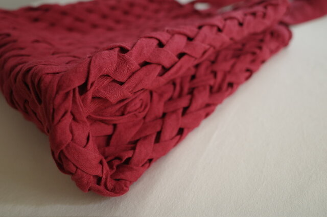 Lattice smockingのバッグ・スクエア | iichi 日々の暮らしを心地よくするハンドメイドやアンティークのマーケットプレイス