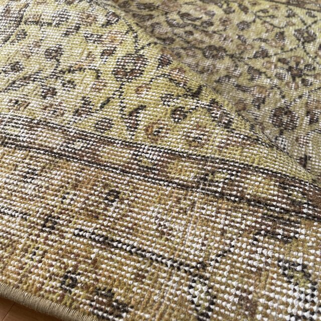 トルコヴィンテージラグ 104×190 ライムイエロー×ブラウン 草花模様 | iichi 日々の暮らしを心地よくするハンドメイドやアンティークのマーケットプレイス