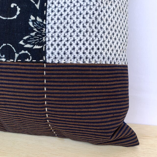 藍染古布のクッションカバー 45×45サイズ | iichi 日々の暮らしを心地よくするハンドメイドやアンティークのマーケットプレイス