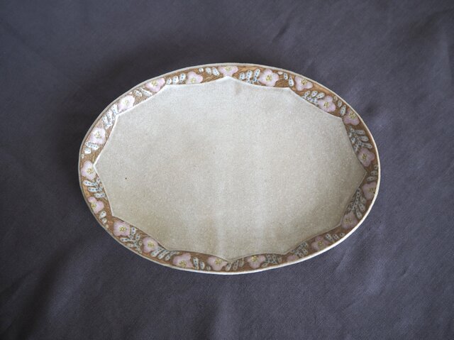 楕円皿 『Floral Pattern』 | iichi 日々の暮らしを心地よくするハンドメイドやアンティークのマーケットプレイス