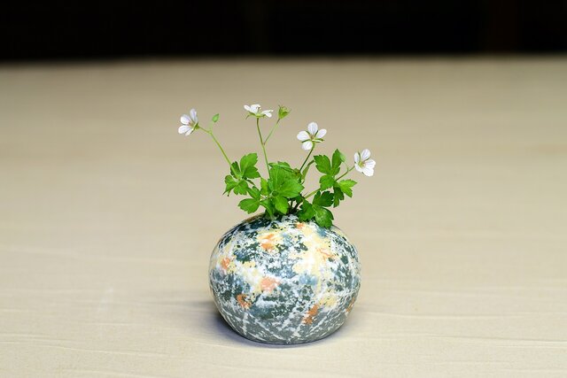 世界に一つの一輪挿し iIw-023 | iichi 日々の暮らしを心地よくするハンドメイドやアンティークのマーケットプレイス