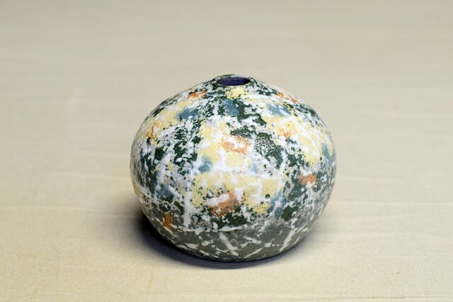 世界に一つの一輪挿し iIw-023 | iichi 日々の暮らしを心地よくするハンドメイドやアンティークのマーケットプレイス